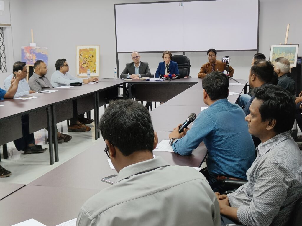 Russian House in Dhaka hosted a roundtable with leading journalists ...