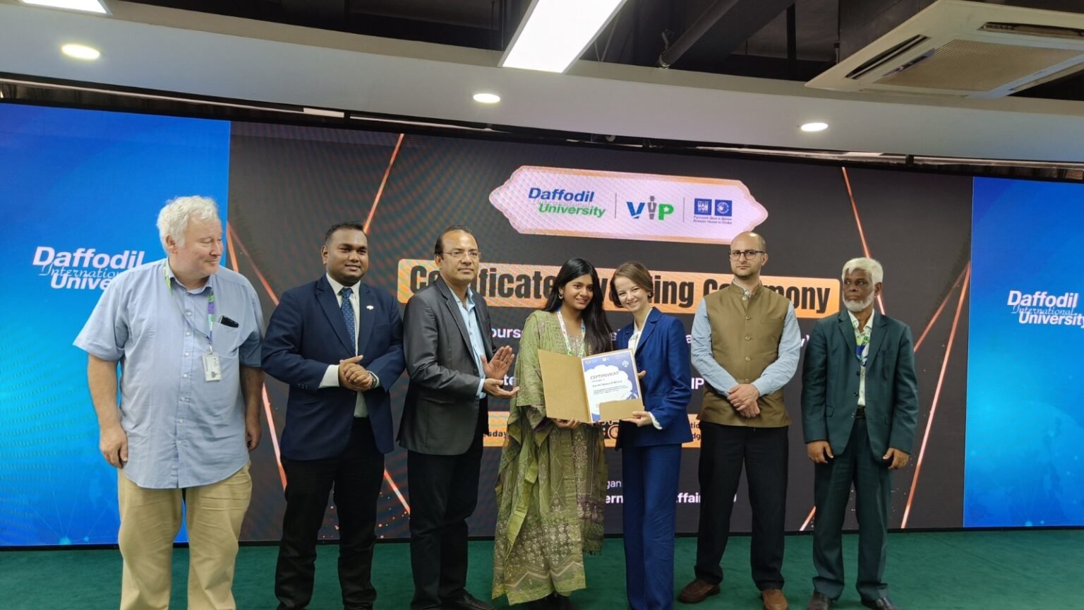 Certificate Distribution Ceremony of Russian Language Short Course Held ...